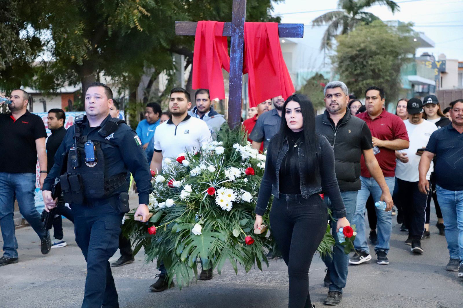De fiesta Elota por el Día de la Santa Cruz | Los Noticieristas
