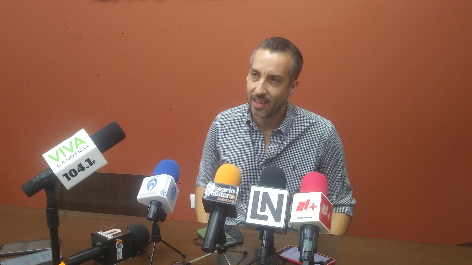 ‘Diputado ‘transformer’, porque de Lobo se convirtió en gato’: responde ...