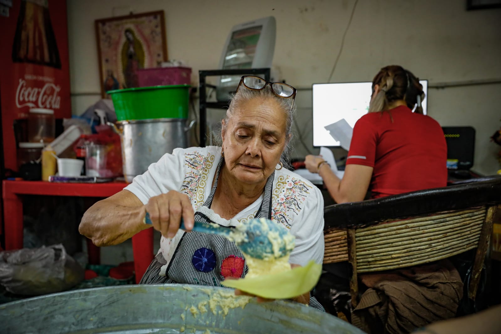 Doña Lupita tiene 80 años de edad y 40 elaborando tamales | Los ...
