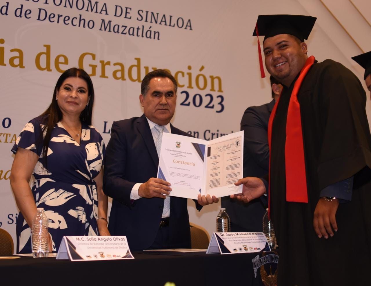 Egresan más de 300 nuevos abogados de la Facultad de Derecho de la UAS ...