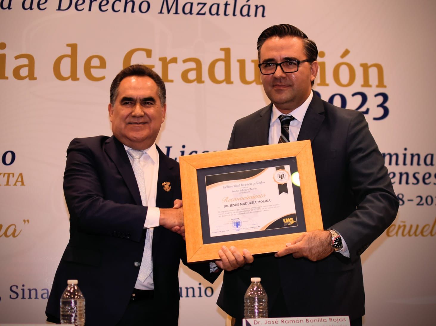 Egresan más de 300 nuevos abogados de la Facultad de Derecho de la UAS ...