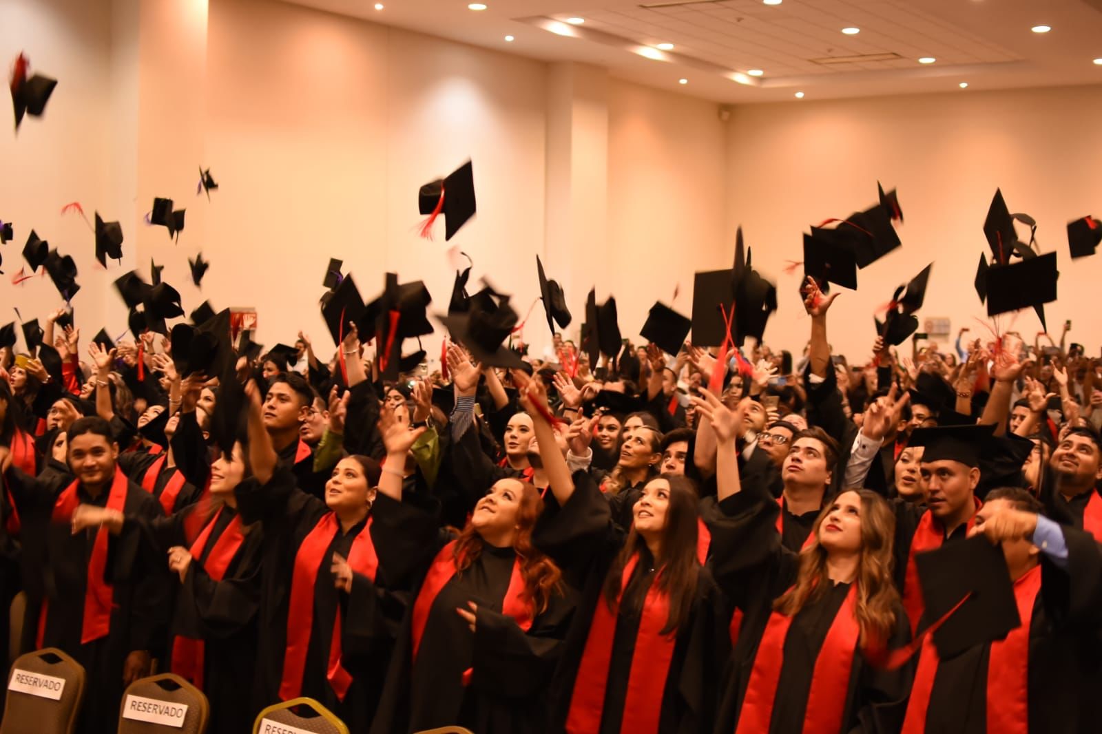 Egresan más de 300 nuevos abogados de la Facultad de Derecho de la UAS ...