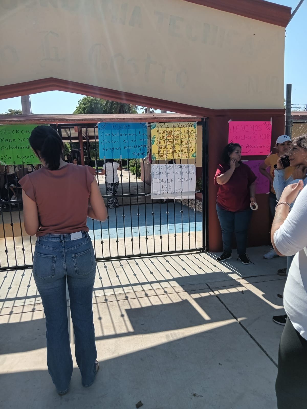 Padres de familia de la escuela secundaria de Palmitas reclaman ...