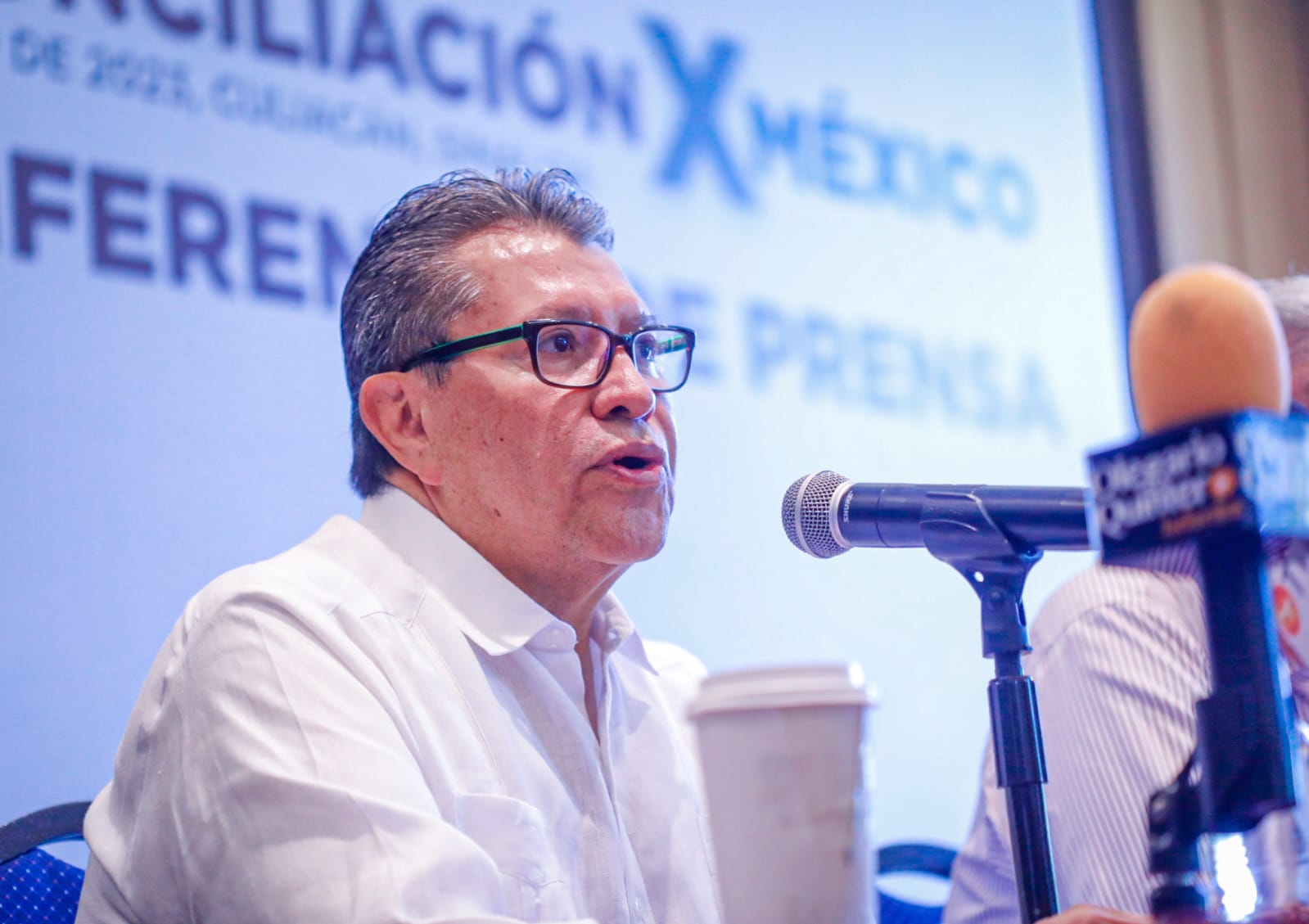 “Parte tu corazón, no lo entregues todo a un lado, parte un pedacito ...