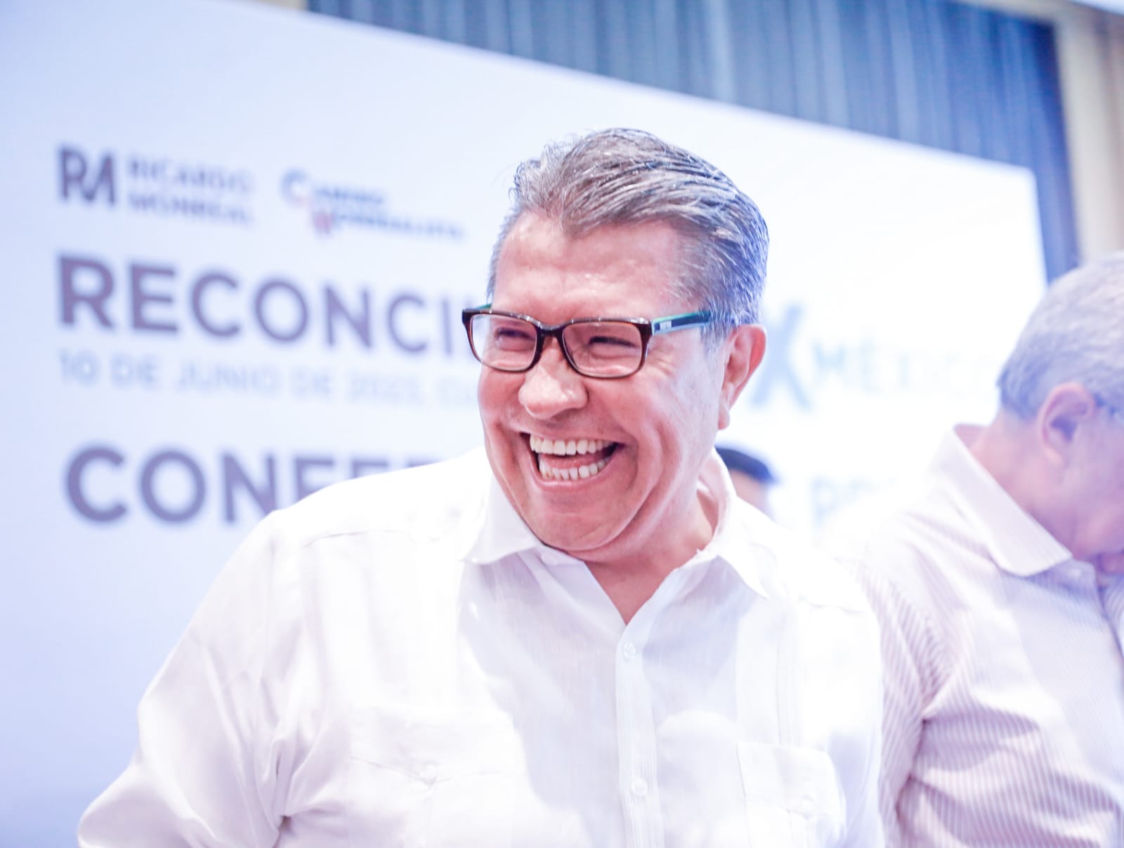 “Parte tu corazón, no lo entregues todo a un lado, parte un pedacito ...