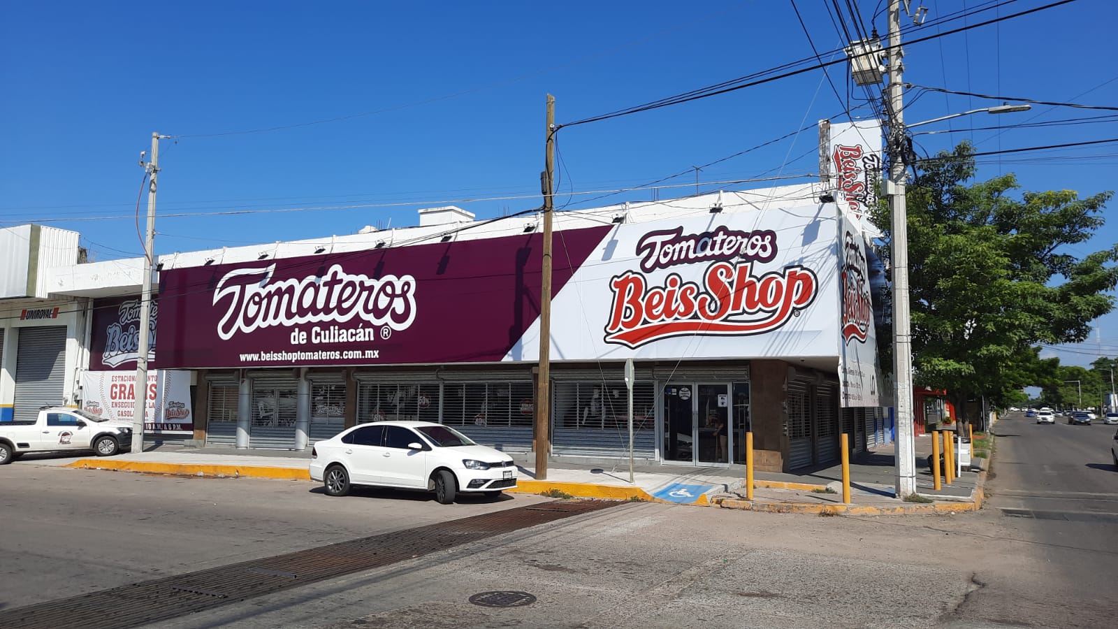Llegó la temporada de beisbol y los delincuentes lo saben…roban tienda ...