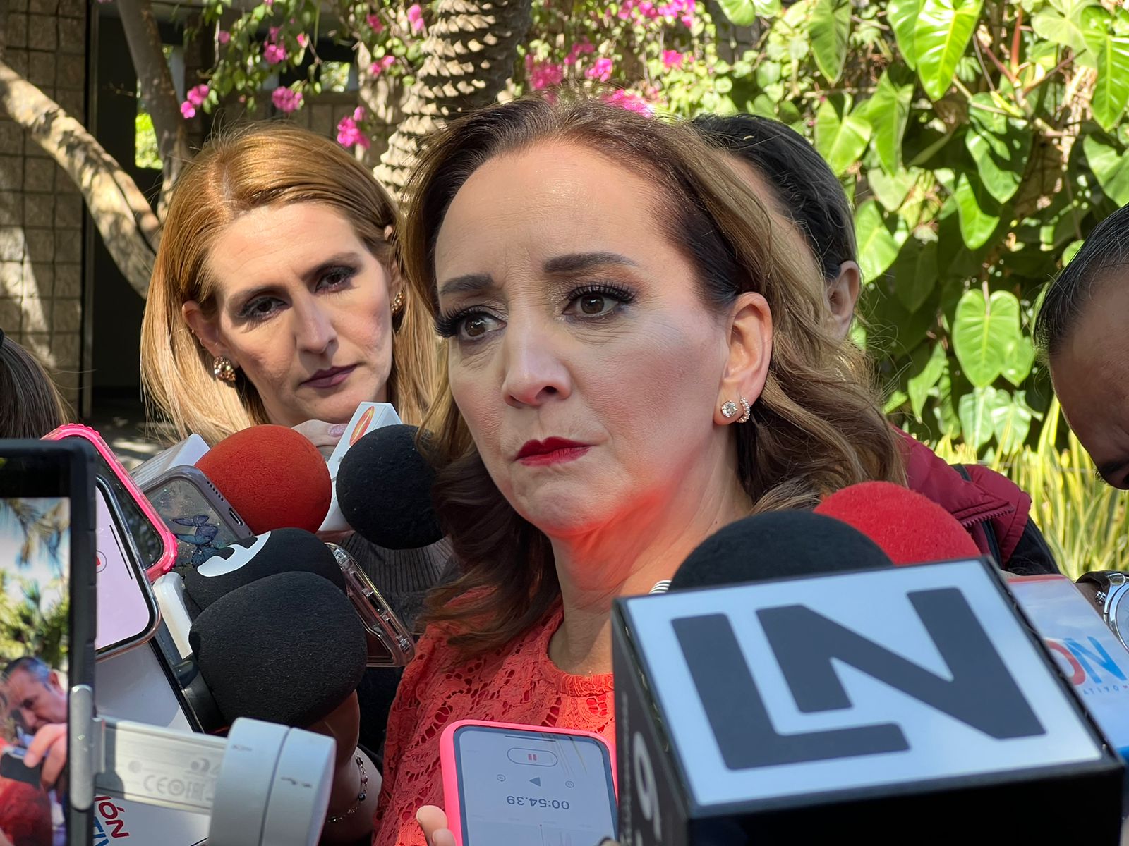 “Aspiro a encabezar un proyecto plural para reconducir al país ...