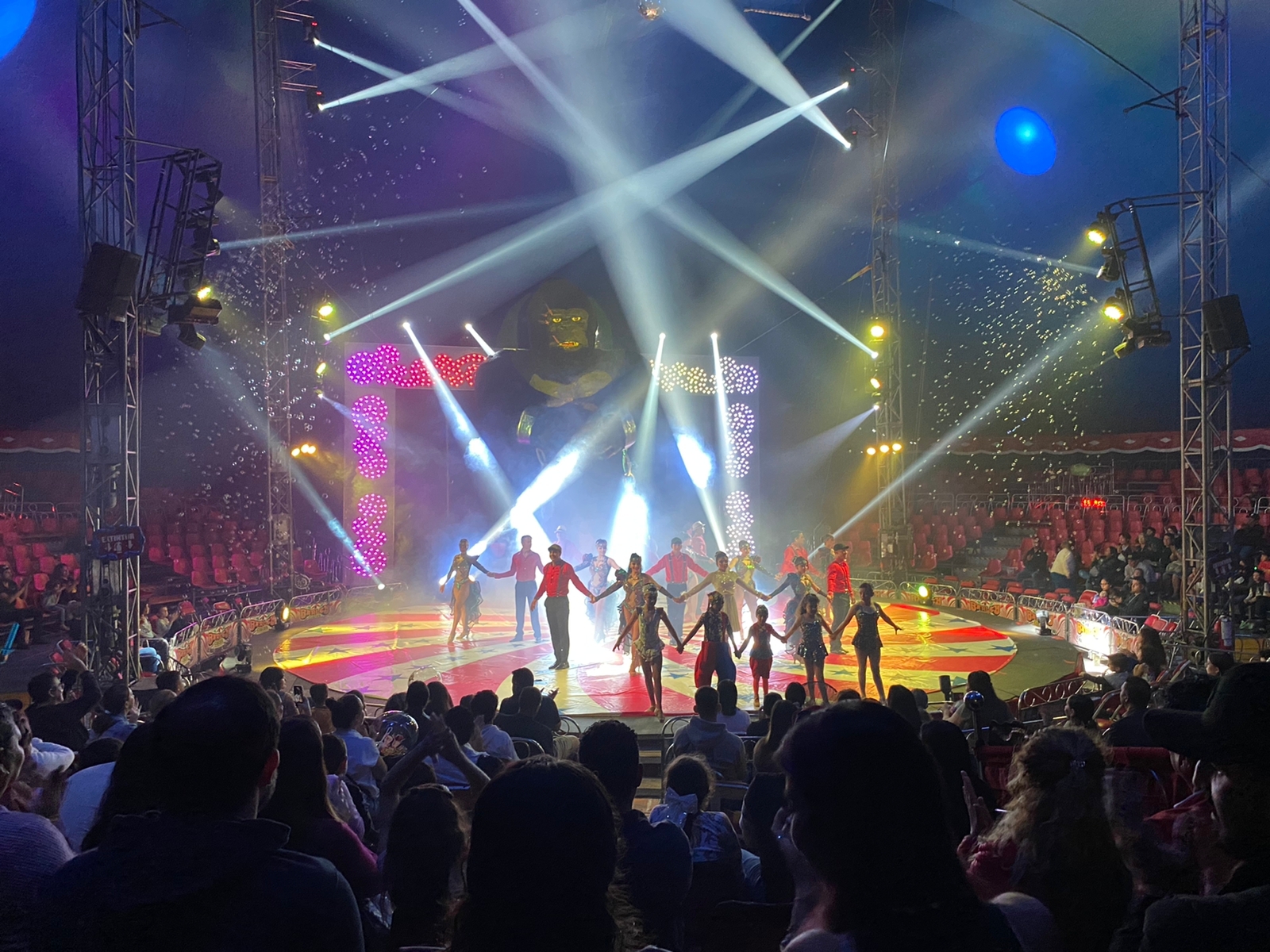 Barley Circus llega a Mazatlán con 47 años creando magia y ...