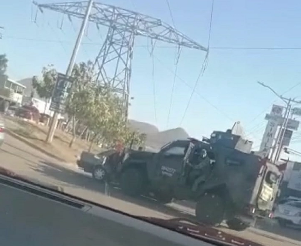 Choca tanque blindado del Ejército contra un ‘tsurito’, en Culiacán ...