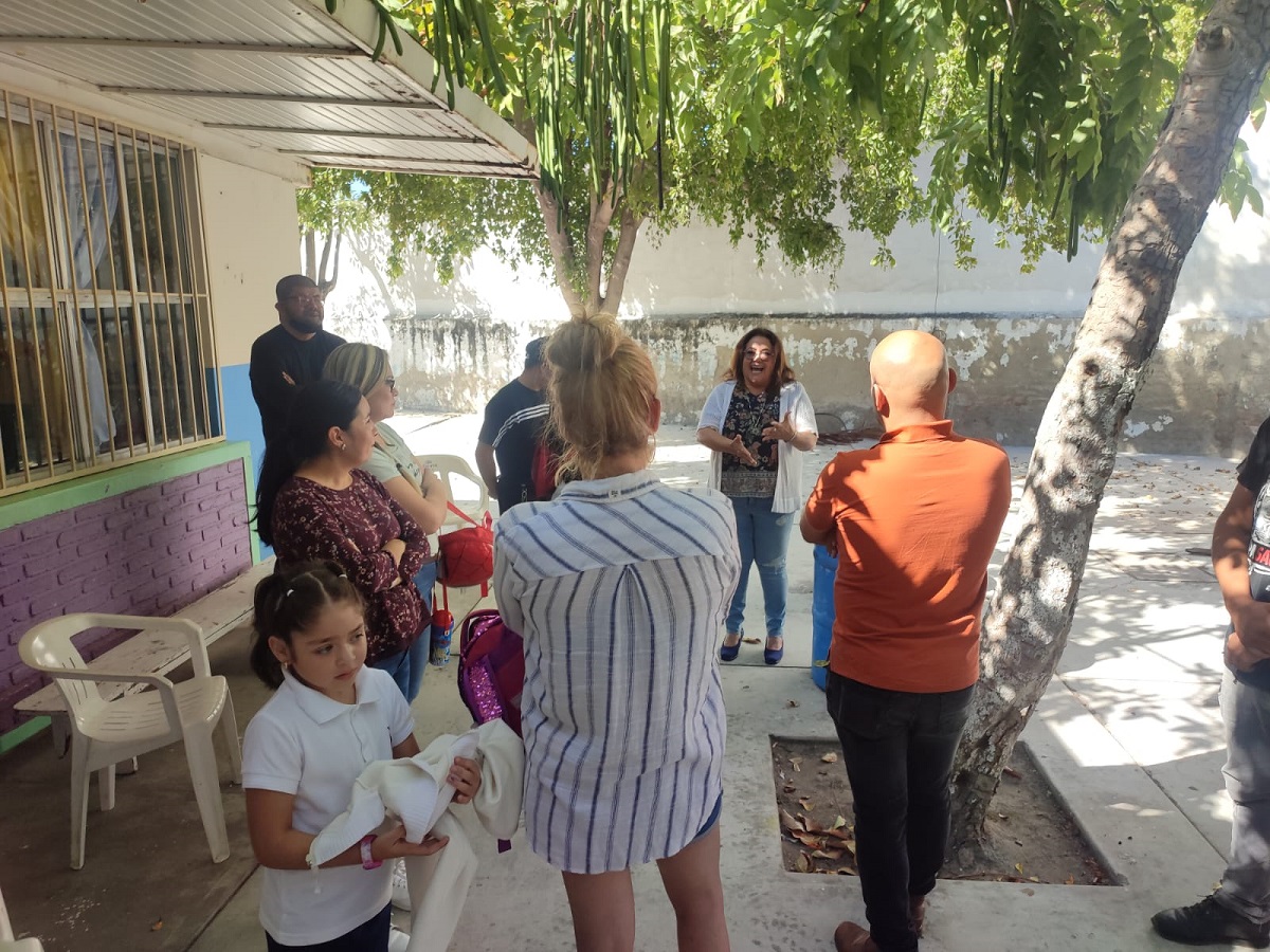 Se les sale el drenaje por los retretes en el kínder Ángela Lund en ...