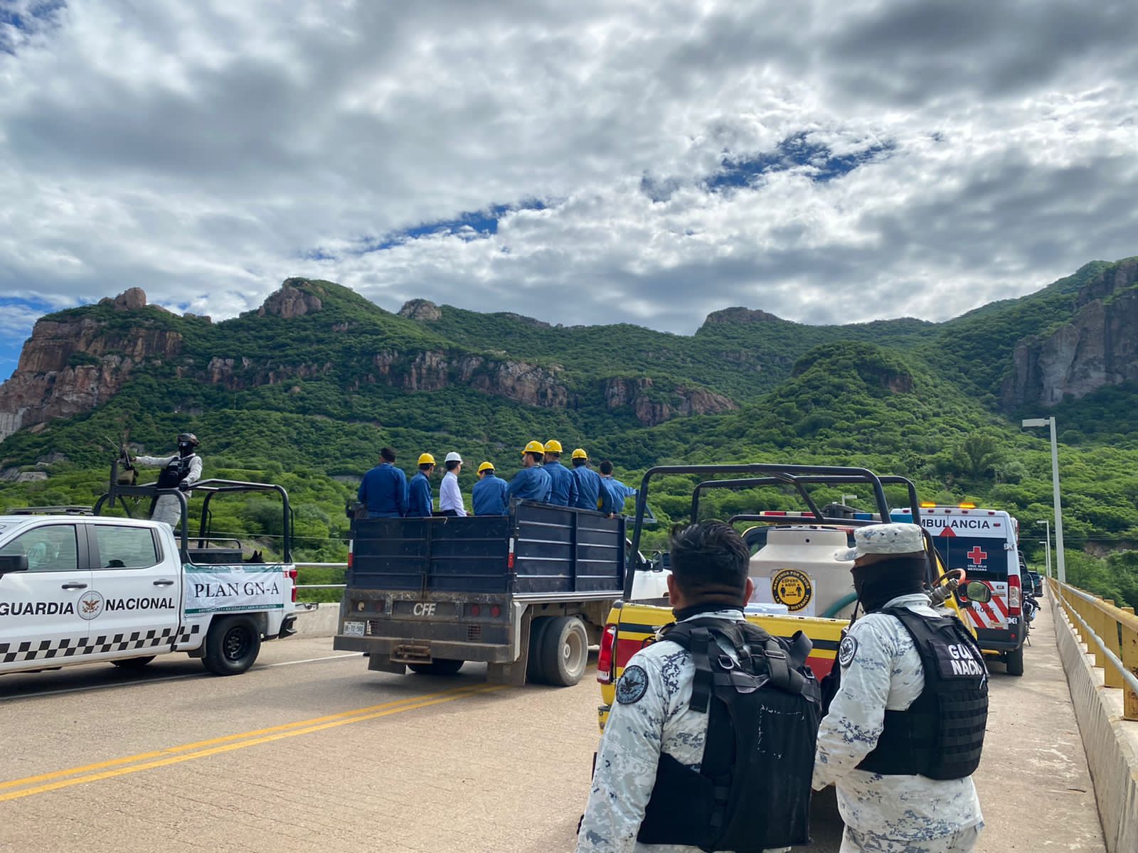 VIDEO | Inicia desfogue de la presa Huites; ya estaba a punto de llegar ...