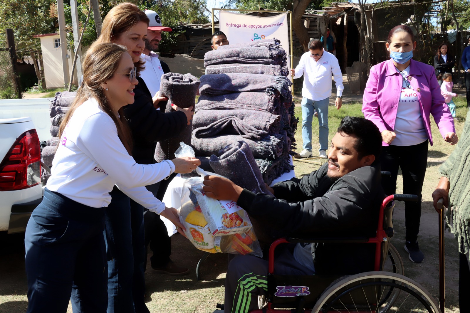 Intensifica DIF Ahome entrega de cobijas y despensas en comunidades rurales | Los Noticieristas