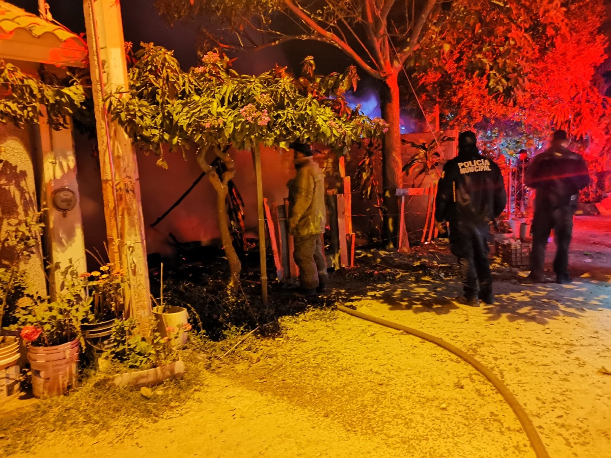 Arde vivienda en la colonia Tabachines 2, en Los Mochis | Los Noticieristas