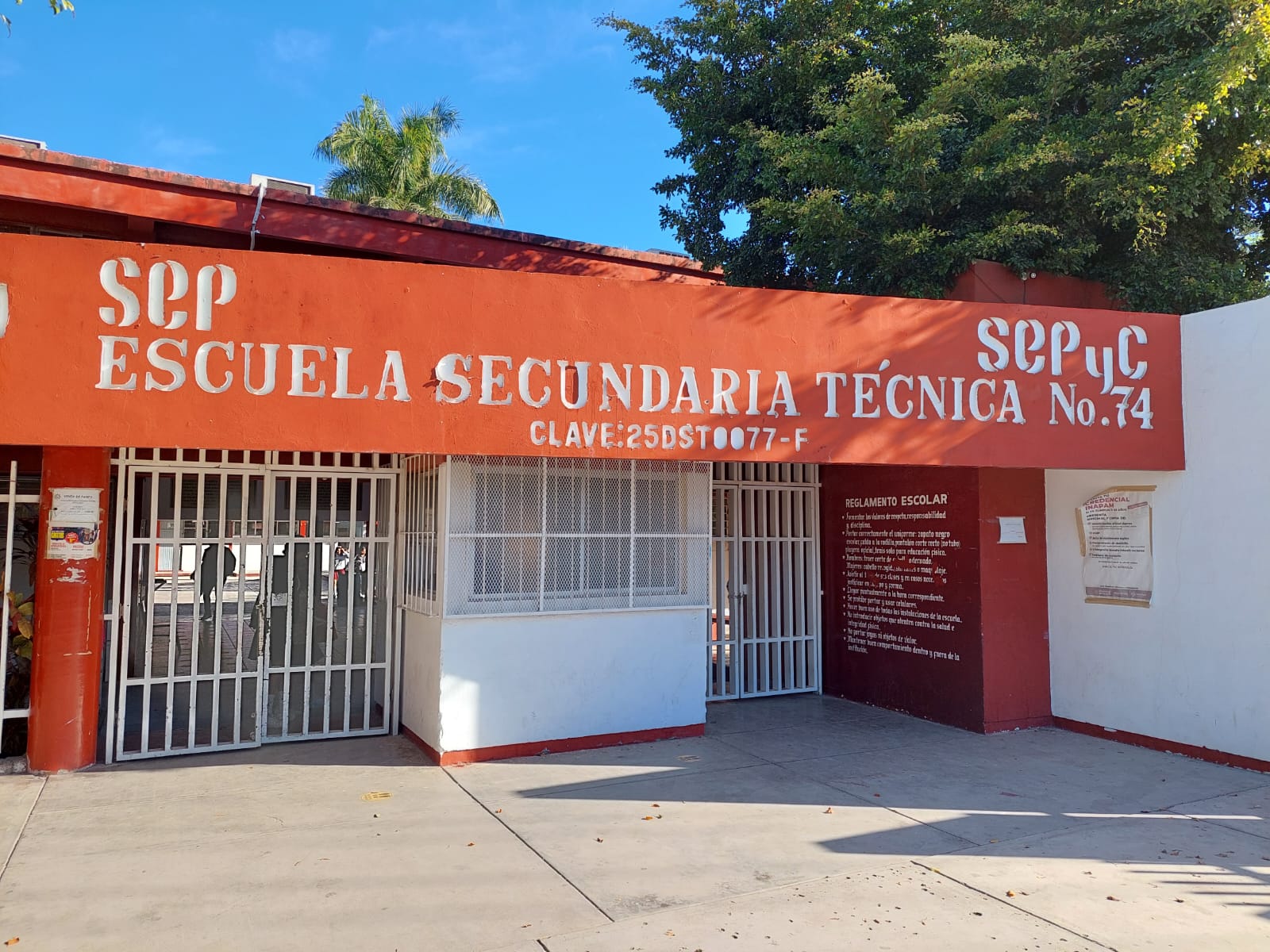 Suspenden de la secundaria ETI 74 al alumno que ingresó al plantel los ...