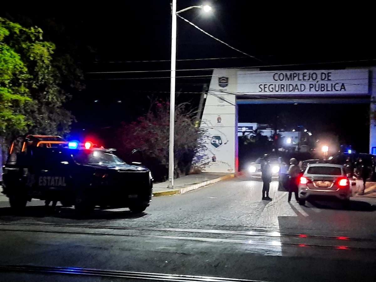 Gente armada ronda el Semefo; temen el robo del cadáver de Gaspar | Los ...